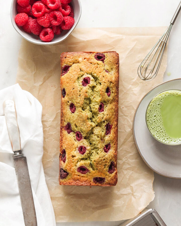 Matcha Raspberry Swirl Pound Cake | easygayoven