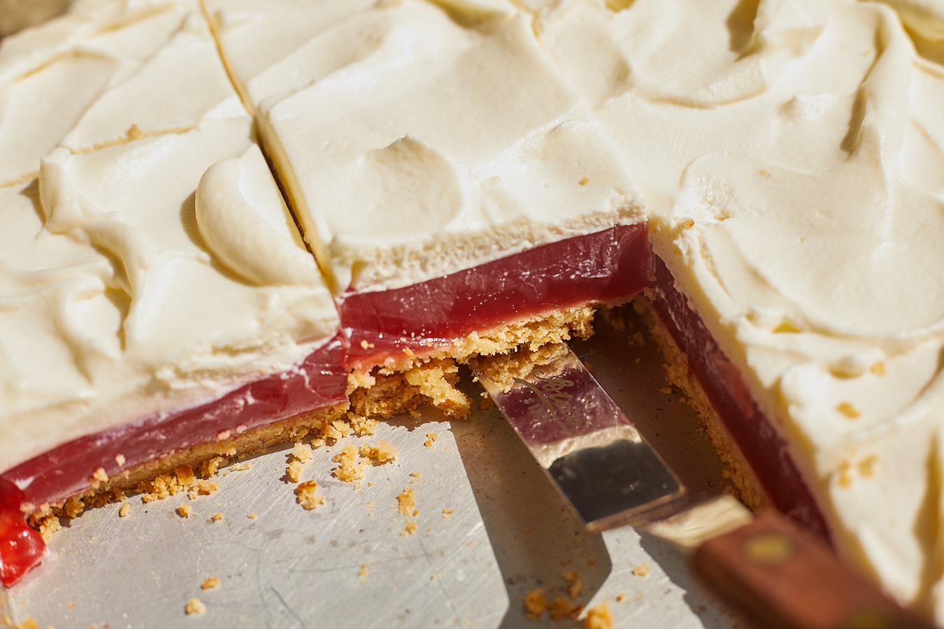Watermelon-Strawberry Jello Bars | easygayoven