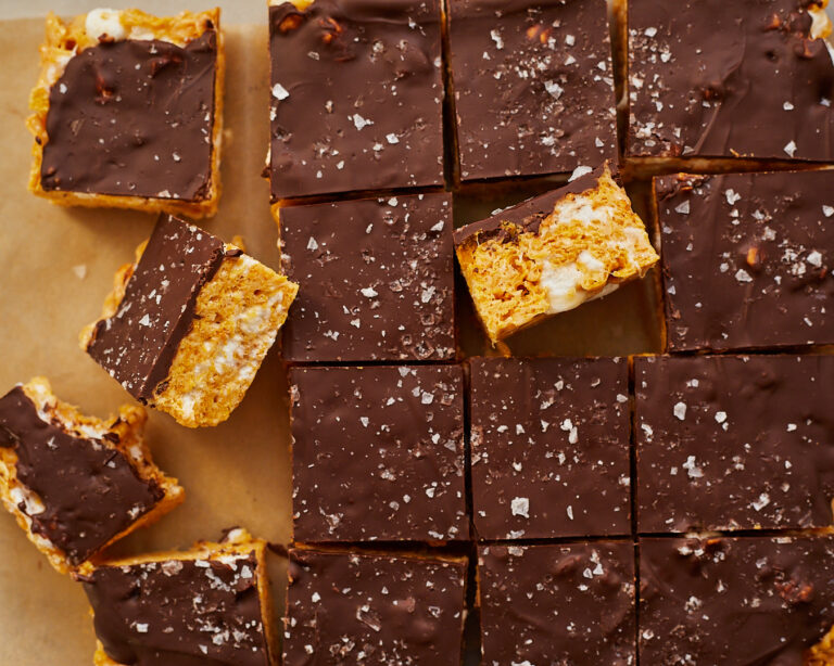 Butterscotch-Chocolate Corn Flake Treats | easygayoven