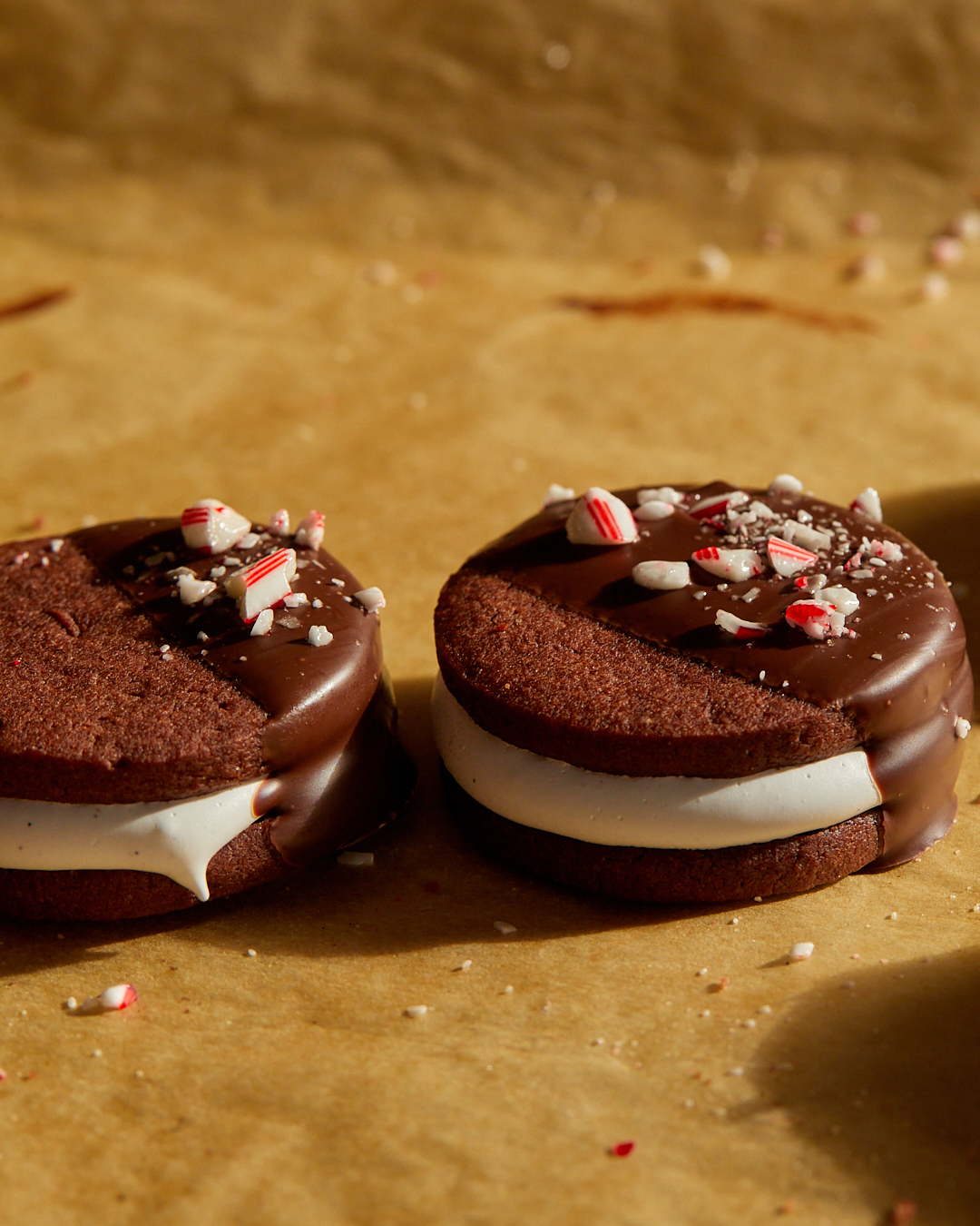 Peppermint Marshmallow Chocolate Sandwiches | easygayoven